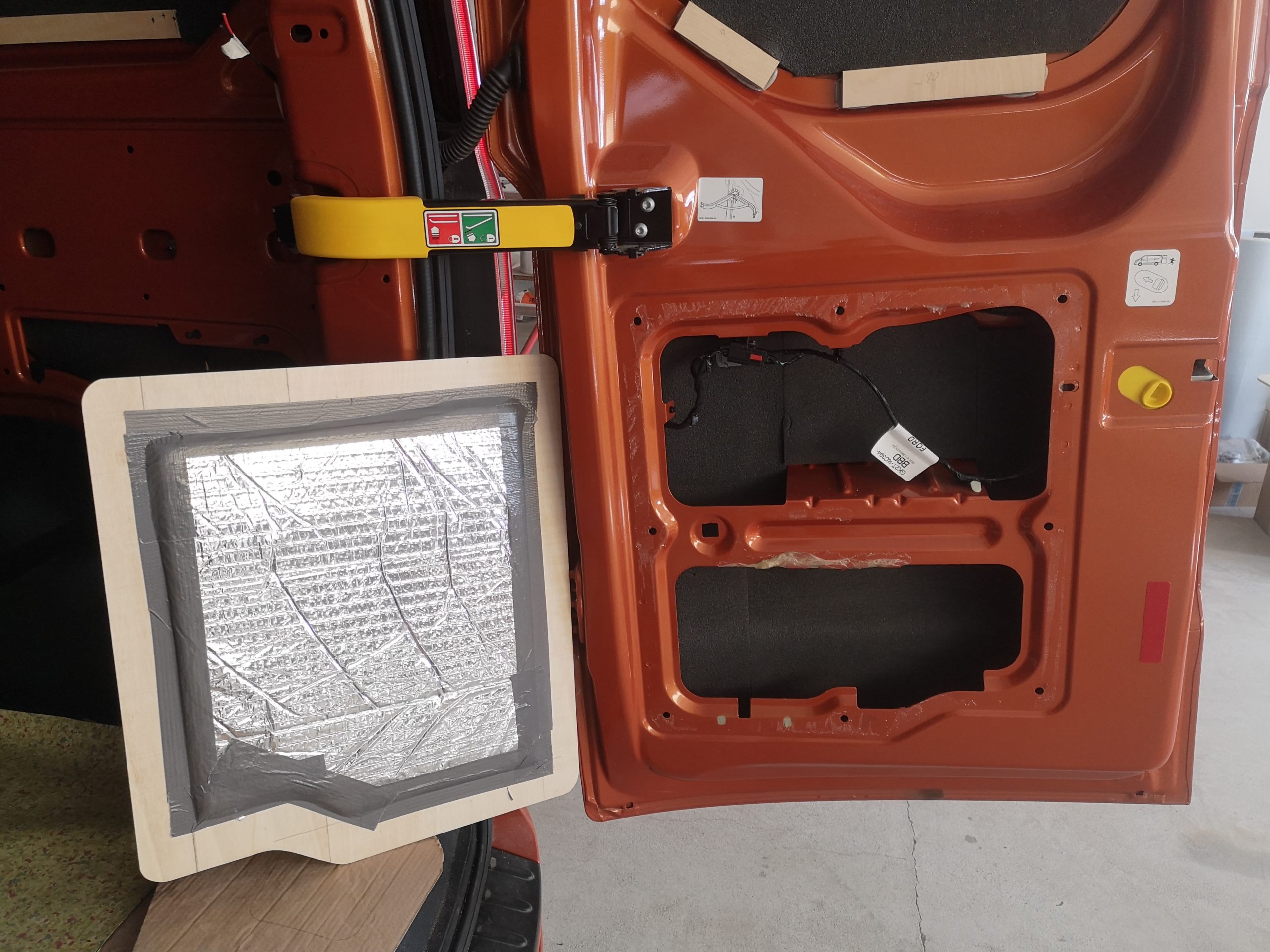 Ford Transit Custom - isolation et habillage bois